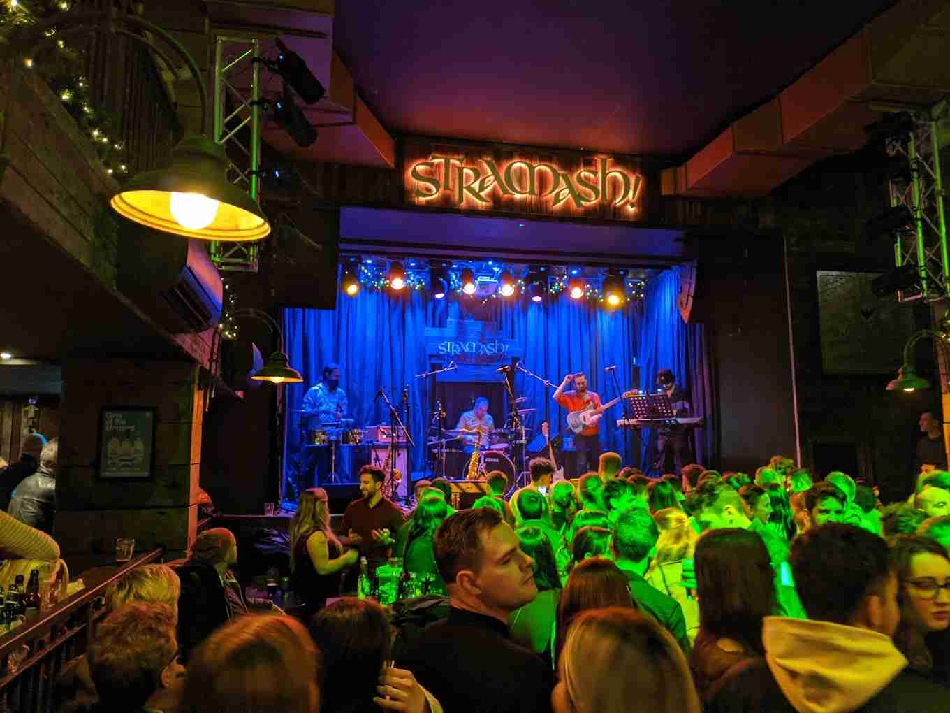 Charming Evenings: 10 Best Pubs with Live Music Edinburgh