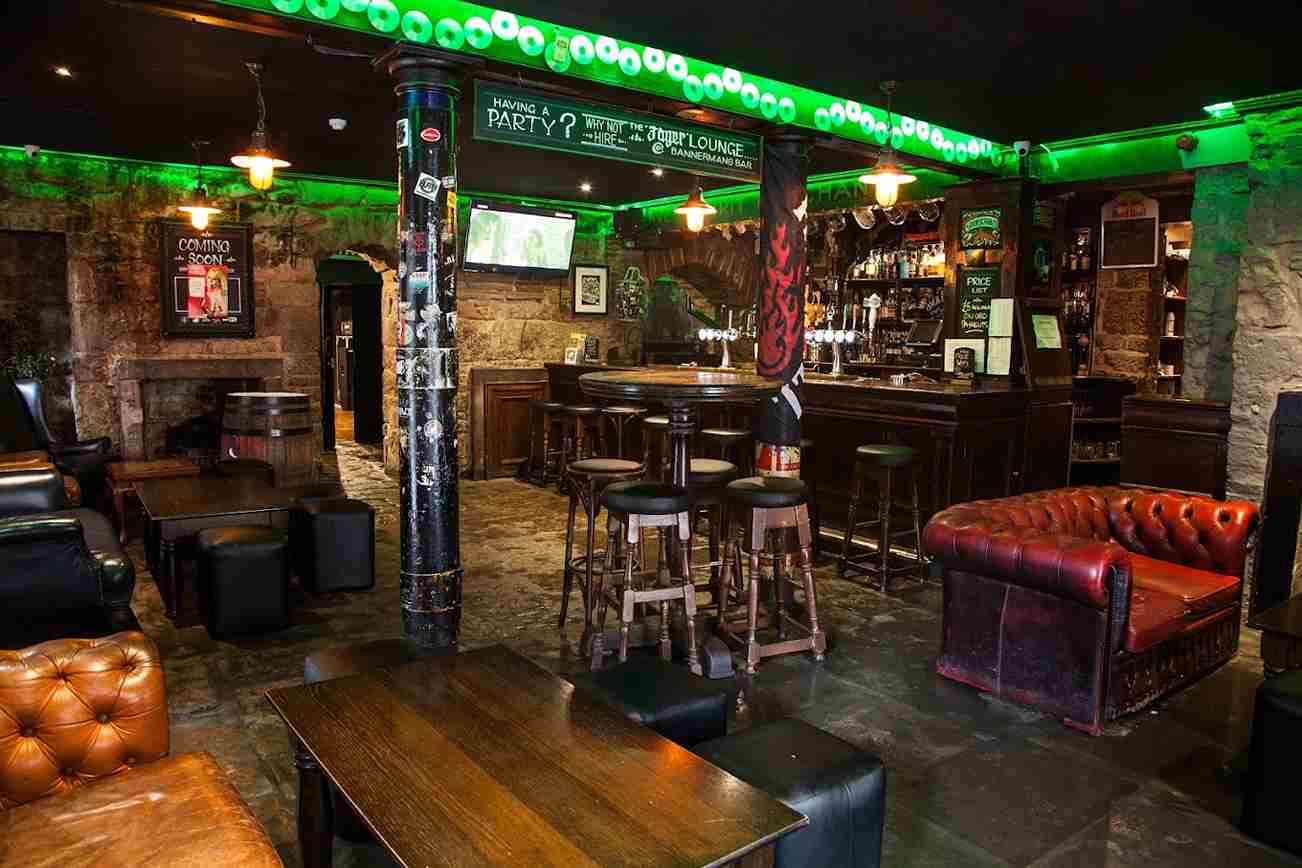 Charming Evenings: 10 Best Pubs with Live Music Edinburgh